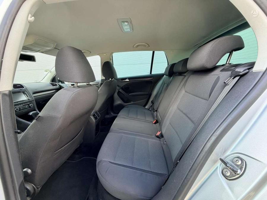 Grey Volkswagen Golf 2010 in Utena, with an engine capacity of 1.60 L and mileage of 193 thousand km for 4250 €, photo 26 on AUTOMOTO.COM.LV