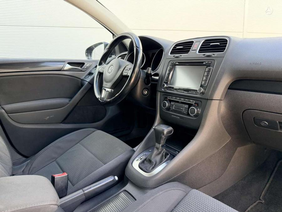 Grey Volkswagen Golf 2010 in Utena, with an engine capacity of 1.60 L and mileage of 193 thousand km for 4250 €, photo 30 on AUTOMOTO.COM.LV