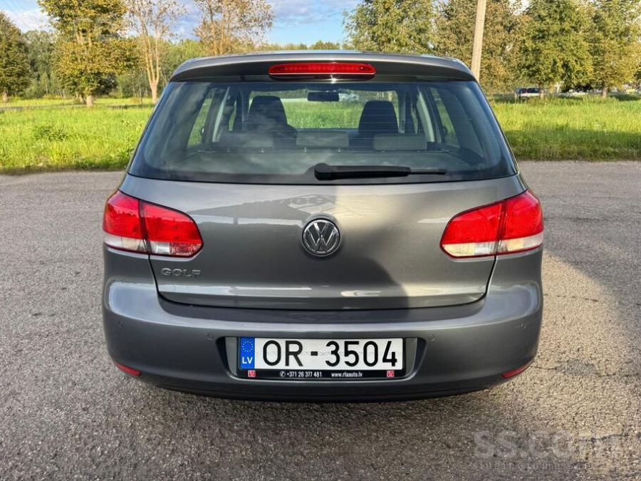 Grey Volkswagen Golf 2010 in Ogre, with an engine capacity of 1.60 L and mileage of 232 thousand km for 3850 €, photo 8 on AUTOMOTO.COM.LV