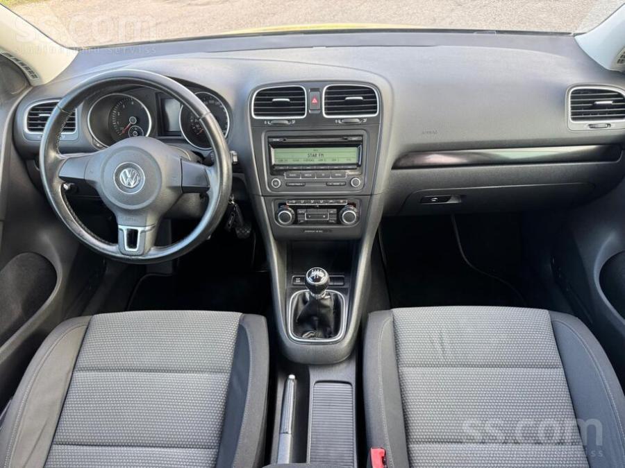 Grey Volkswagen Golf 2010 in Ogre, with an engine capacity of 1.60 L and mileage of 232 thousand km for 3850 €, photo 15 on AUTOMOTO.COM.LV