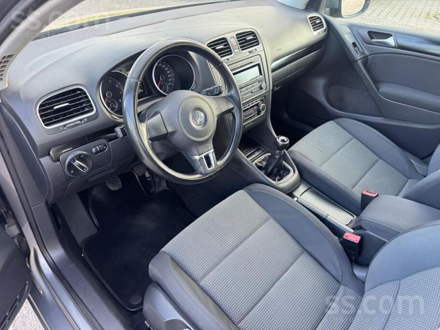 Grey Volkswagen Golf 2010 in Ogre, with an engine capacity of 1.60 L and mileage of 232 thousand km for 3850 €, photo 16 on AUTOMOTO.COM.LV