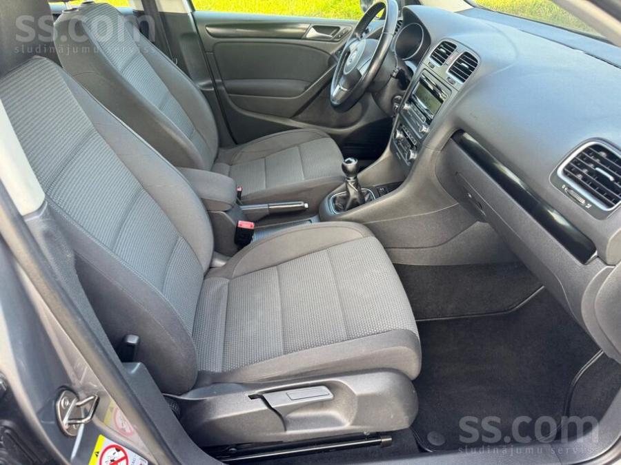 Grey Volkswagen Golf 2010 in Ogre, with an engine capacity of 1.60 L and mileage of 232 thousand km for 3850 €, photo 18 on AUTOMOTO.COM.LV