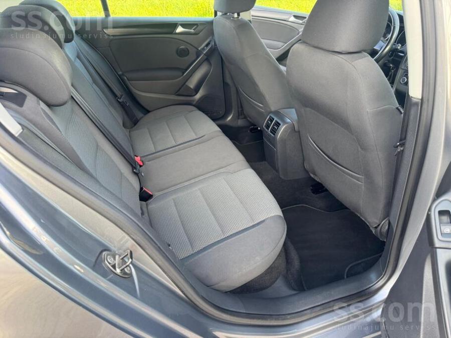 Grey Volkswagen Golf 2010 in Ogre, with an engine capacity of 1.60 L and mileage of 232 thousand km for 3850 €, photo 23 on AUTOMOTO.COM.LV