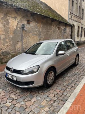 Pelēks Volkswagen Golf 2010 Cēsis, ar dzinēja tilpumu 1.40 L un nobraukumu 237 tūkst. km par 2400 €, foto 1 vietnē AUTOMOTO.COM.LV