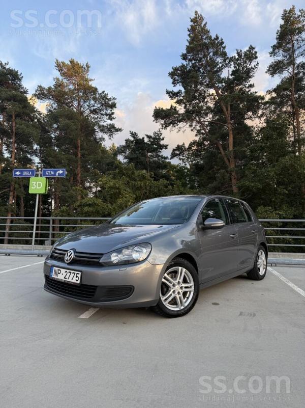 Grey Volkswagen Golf 2010 in Riga, with an engine capacity of 2.00 L and mileage of 334 thousand km for 3000 €, photo 1 on AUTOMOTO.COM.LV