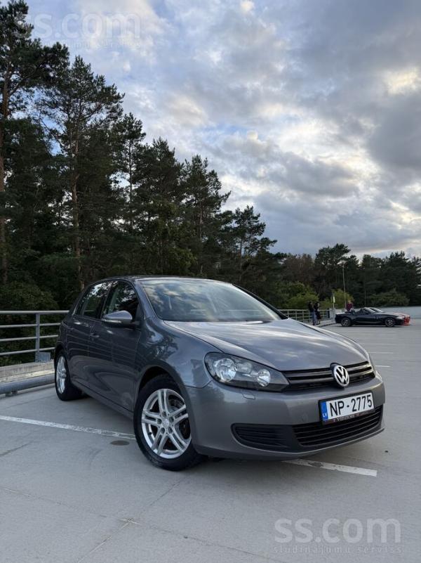 Grey Volkswagen Golf 2010 in Riga, with an engine capacity of 2.00 L and mileage of 334 thousand km for 3000 €, photo 3 on AUTOMOTO.COM.LV