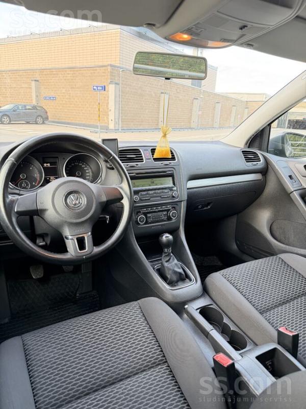 Grey Volkswagen Golf 2010 in Riga, with an engine capacity of 2.00 L and mileage of 334 thousand km for 3000 €, photo 7 on AUTOMOTO.COM.LV