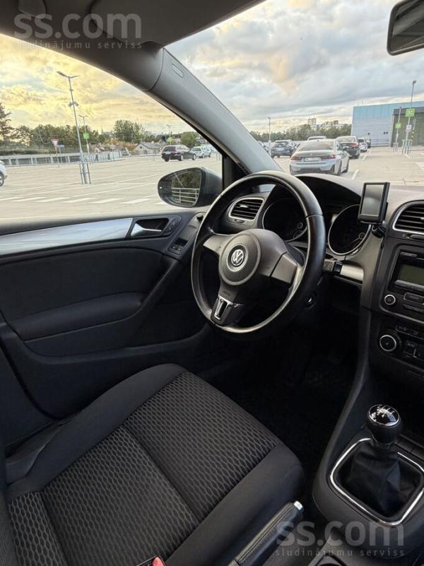 Grey Volkswagen Golf 2010 in Riga, with an engine capacity of 2.00 L and mileage of 334 thousand km for 3000 €, photo 10 on AUTOMOTO.COM.LV