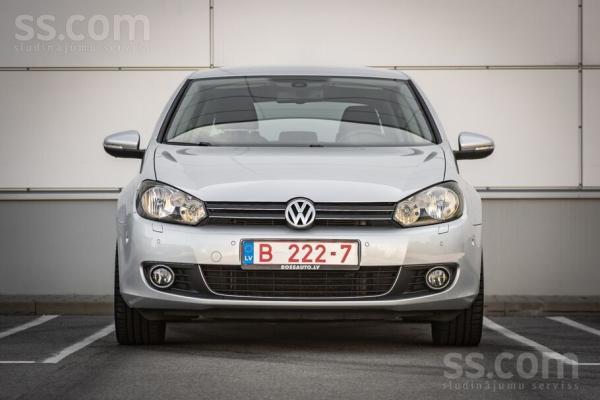 Grey Volkswagen Golf 2010 in Riga, with an engine capacity of 1.60 L and mileage of 272 thousand km for 3990 €, photo 3 on AUTOMOTO.COM.LV