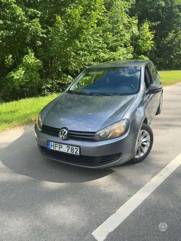 Pelēks Volkswagen Golf 2010 Kauņa, ar dzinēja tilpumu 1.60 L un nobraukumu 209 tūkst. km par 3500 €, foto 1 vietnē AUTOMOTO.COM.LV