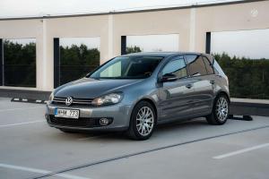Pelēks Volkswagen Golf 2010 Viļņa, ar dzinēja tilpumu 1.60 L un nobraukumu 290 tūkst. km par 4350 €, foto 3 vietnē AUTOMOTO.COM.LV