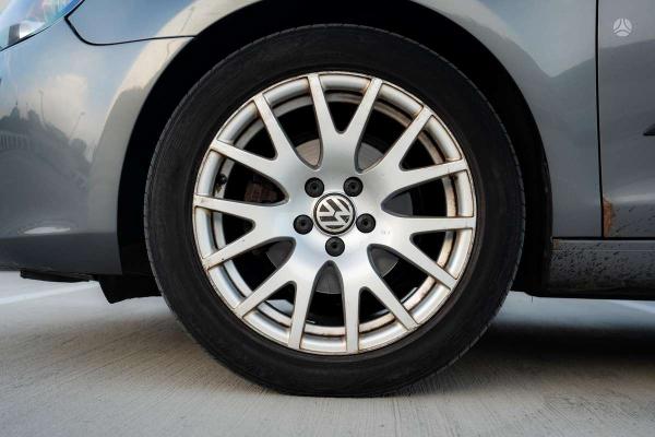 Pelēks Volkswagen Golf 2010 Viļņa, ar dzinēja tilpumu 1.60 L un nobraukumu 290 tūkst. km par 4350 €, foto 10 vietnē AUTOMOTO.COM.LV