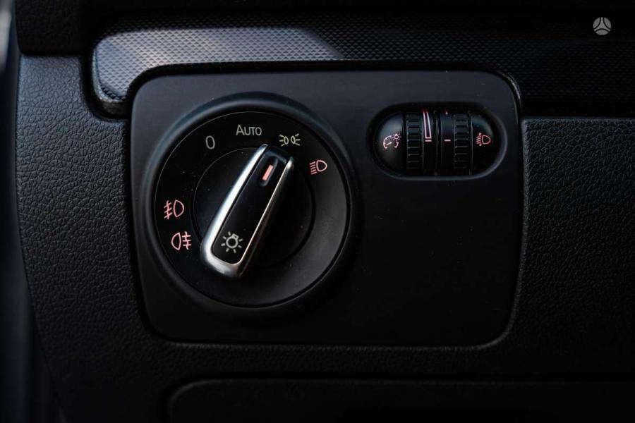 Pelēks Volkswagen Golf 2010 Viļņa, ar dzinēja tilpumu 1.60 L un nobraukumu 290 tūkst. km par 4350 €, foto 14 vietnē AUTOMOTO.COM.LV