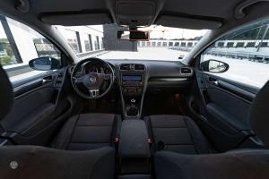 Pelēks Volkswagen Golf 2010 Viļņa, ar dzinēja tilpumu 1.60 L un nobraukumu 290 tūkst. km par 4350 €, foto 17 vietnē AUTOMOTO.COM.LV