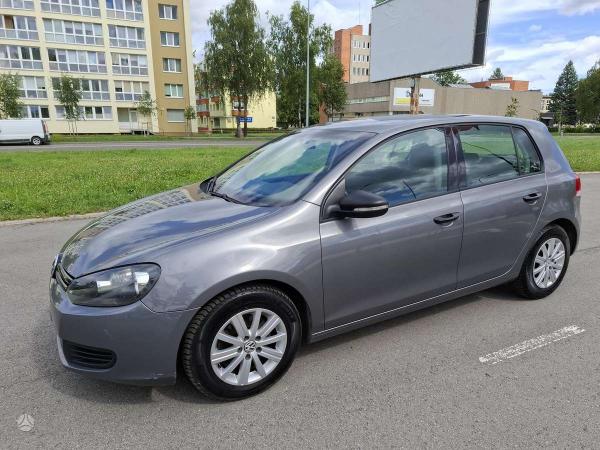Grey Volkswagen Golf 2010 in Panevezys, with an engine capacity of 1.39 L and mileage of 252 thousand km for 3100 €, photo 1 on AUTOMOTO.COM.LV