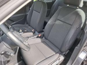 Pelēks Volkswagen Golf 2010 Panevēža, ar dzinēja tilpumu 1.39 L un nobraukumu 252 tūkst. km par 3100 €, foto 17 vietnē AUTOMOTO.COM.LV