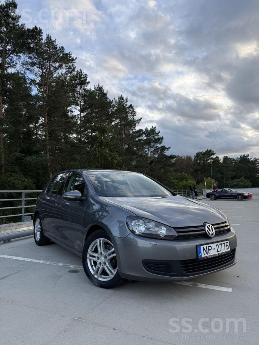 Pelēks Volkswagen Golf 2010 Rīga, ar dzinēja tilpumu 2.00 L un nobraukumu 334 tūkst. km par 2890 €, foto 1 vietnē AUTOMOTO.COM.LV