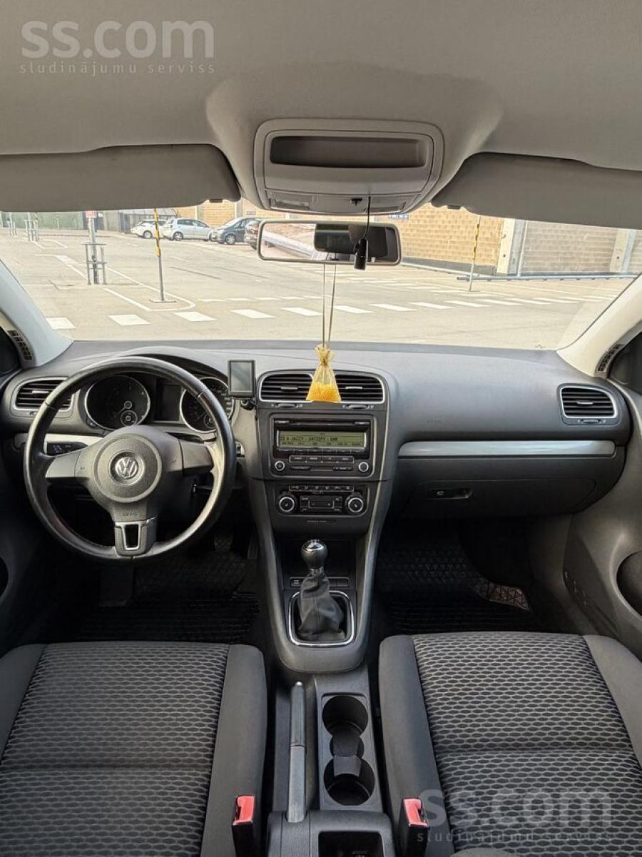 Pelēks Volkswagen Golf 2010 Rīga, ar dzinēja tilpumu 2.00 L un nobraukumu 334 tūkst. km par 2890 €, foto 7 vietnē AUTOMOTO.COM.LV