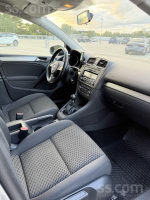 Pelēks Volkswagen Golf 2010 Rīga, ar dzinēja tilpumu 2.00 L un nobraukumu 334 tūkst. km par 2890 €, foto 8 vietnē AUTOMOTO.COM.LV