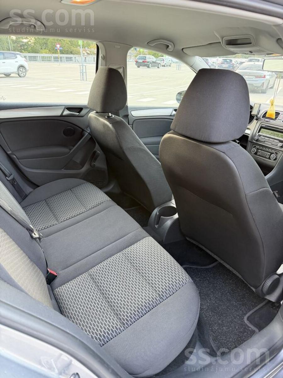 Pelēks Volkswagen Golf 2010 Rīga, ar dzinēja tilpumu 2.00 L un nobraukumu 334 tūkst. km par 2890 €, foto 9 vietnē AUTOMOTO.COM.LV