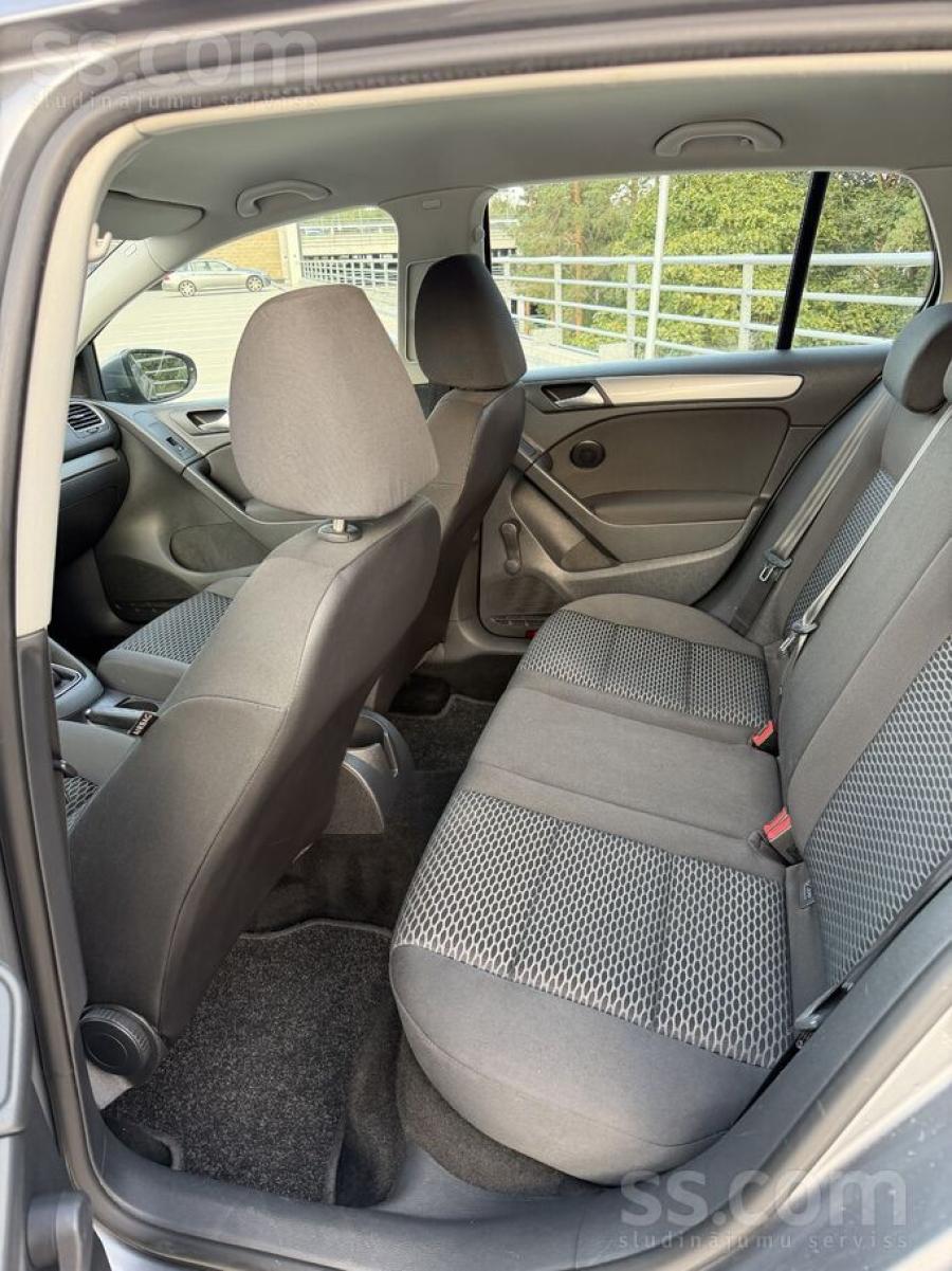 Pelēks Volkswagen Golf 2010 Rīga, ar dzinēja tilpumu 2.00 L un nobraukumu 334 tūkst. km par 2890 €, foto 10 vietnē AUTOMOTO.COM.LV