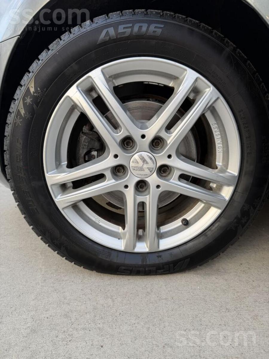 Pelēks Volkswagen Golf 2010 Rīga, ar dzinēja tilpumu 2.00 L un nobraukumu 334 tūkst. km par 2890 €, foto 12 vietnē AUTOMOTO.COM.LV