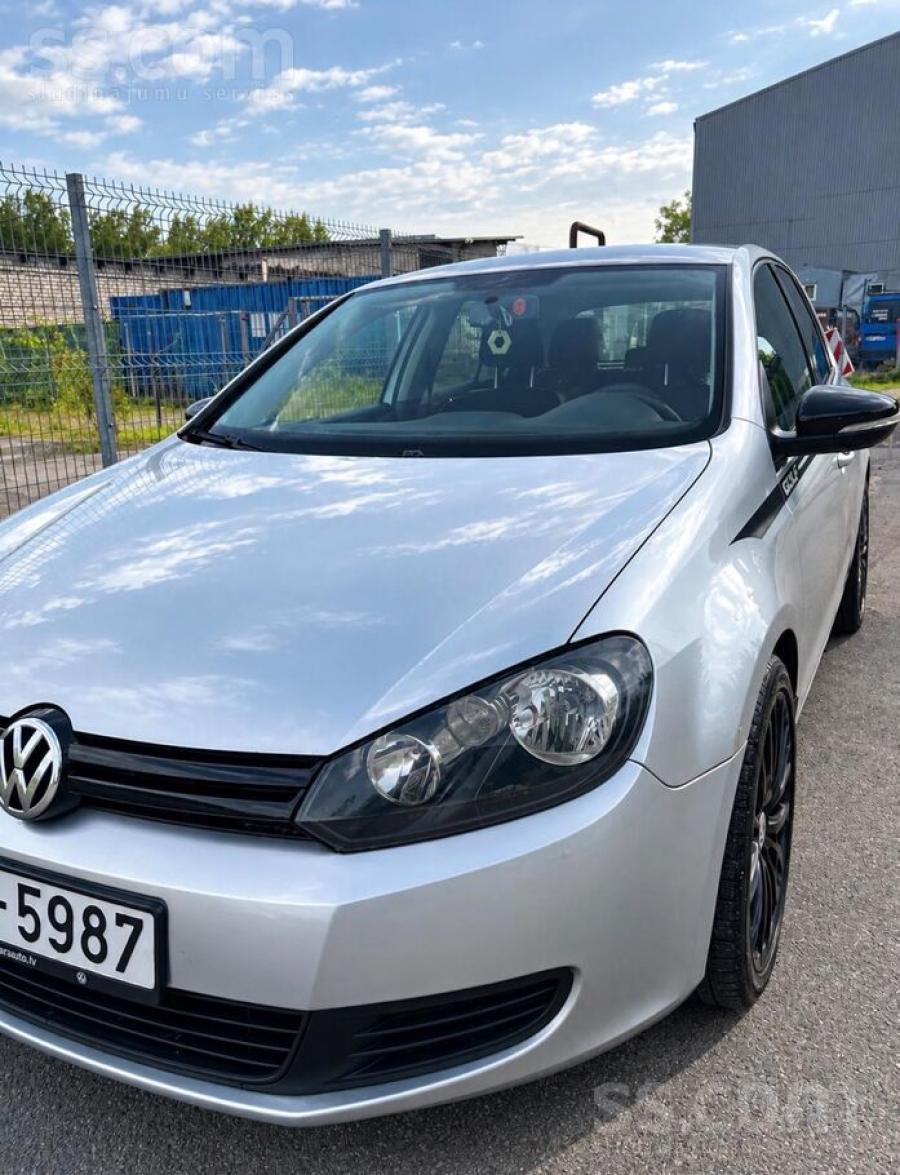 Grey Volkswagen Golf 2010 in Riga, with an engine capacity of 1.40 L and mileage of 295 thousand km for 2200 €, photo 4 on AUTOMOTO.COM.LV