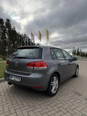 Grey Volkswagen Golf 2010 in Riga, with an engine capacity of 2.00 L and mileage of 334 thousand km for 2700 €, photo 3 on AUTOMOTO.COM.LV