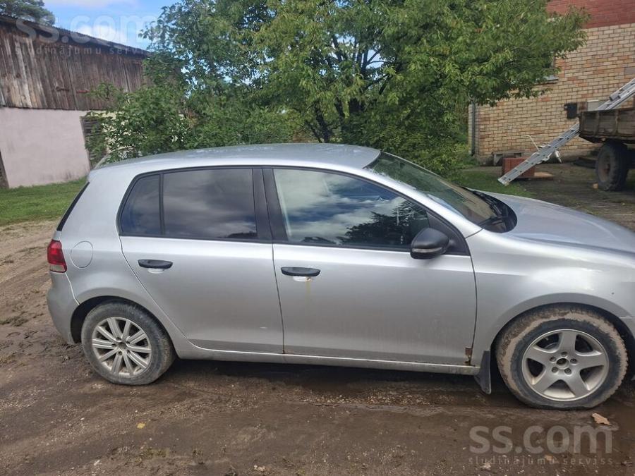 Pelēks Volkswagen Golf 2010 Talsi, ar dzinēja tilpumu 1.60 L un nobraukumu 0 tūkst. km par 1300 €, foto 5 vietnē AUTOMOTO.COM.LV