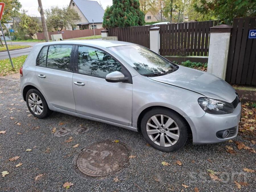Pelēks Volkswagen Golf 2010 Rīga, ar dzinēja tilpumu 2.00 L un nobraukumu 220 tūkst. km par 3200 €, foto 1 vietnē AUTOMOTO.COM.LV