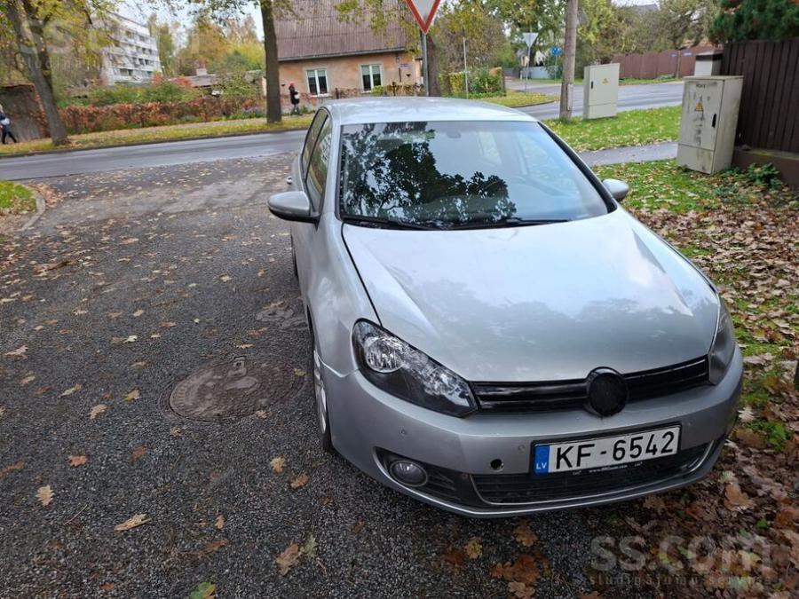 Pelēks Volkswagen Golf 2010 Rīga, ar dzinēja tilpumu 2.00 L un nobraukumu 220 tūkst. km par 3200 €, foto 3 vietnē AUTOMOTO.COM.LV