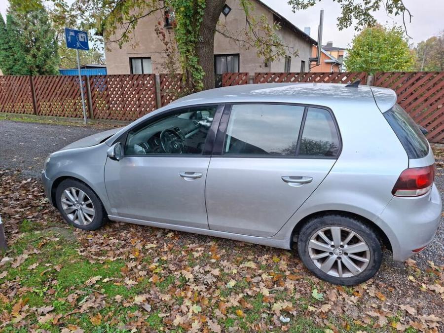 Pelēks Volkswagen Golf 2010 Rīga, ar dzinēja tilpumu 2.00 L un nobraukumu 220 tūkst. km par 3200 €, foto 6 vietnē AUTOMOTO.COM.LV