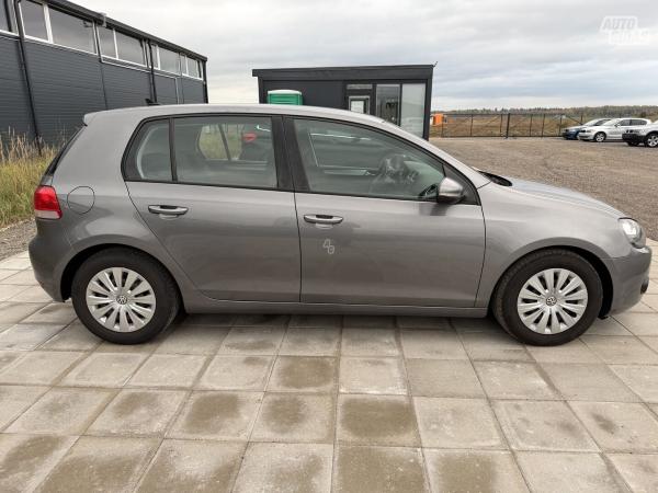 Volkswagen Golf 2010 in Giraite on AUTOMOTO.COM.LV Grey Volkswagen Golf 2010 in Giraite, with an engine capacity of 1.60 L and mileage of 132 thousand km for 3900 €, photo 5 on AUTOMOTO.COM.LV