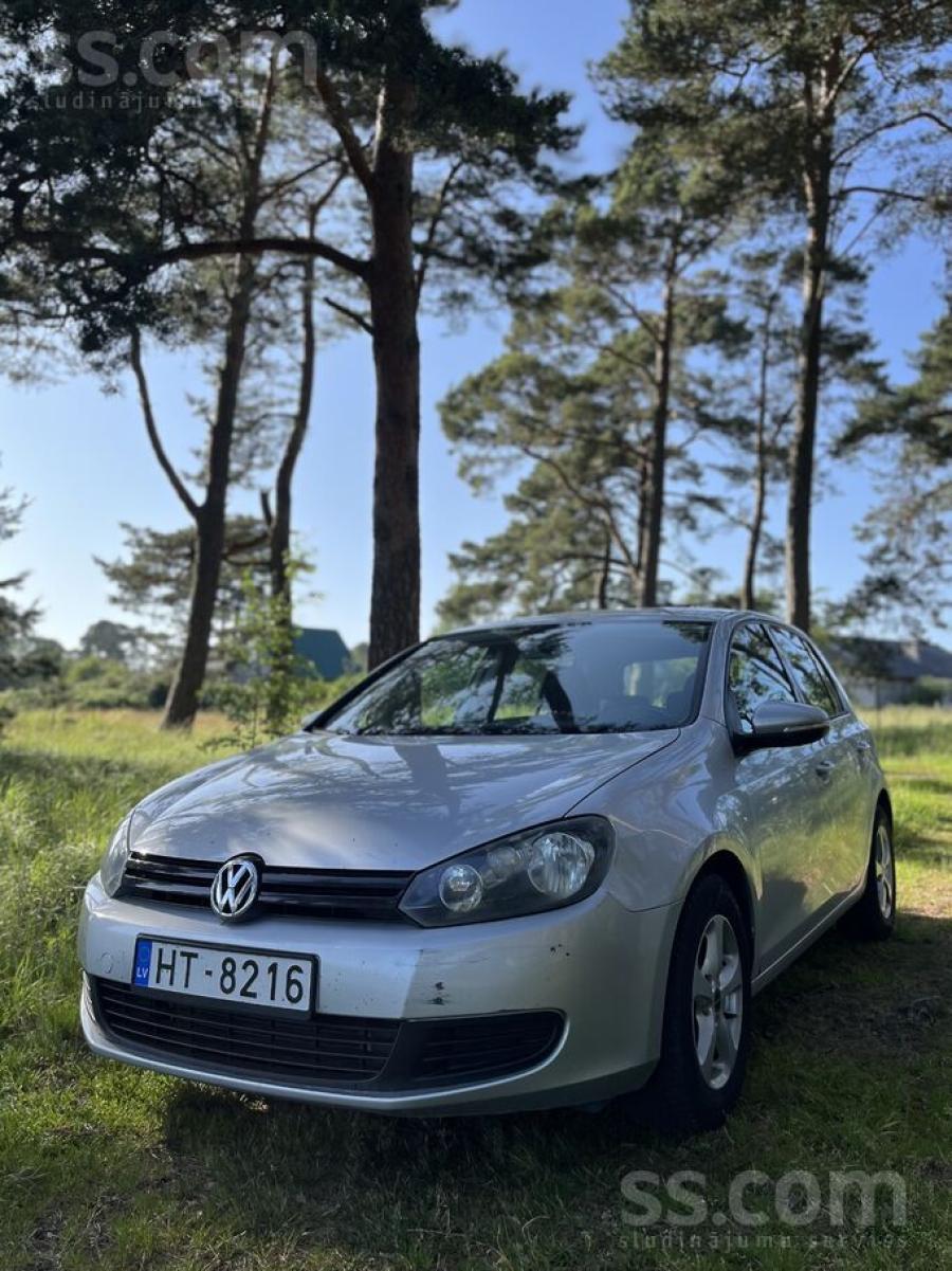Pelēks Volkswagen Golf 2011 Liepāja, ar dzinēja tilpumu 1.20 L un nobraukumu 233 tūkst. km par 2300 €, foto 1 vietnē AUTOMOTO.COM.LV