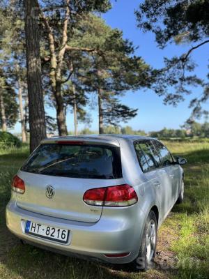 Pelēks Volkswagen Golf 2011 Liepāja, ar dzinēja tilpumu 1.20 L un nobraukumu 233 tūkst. km par 2300 €, foto 3 vietnē AUTOMOTO.COM.LV