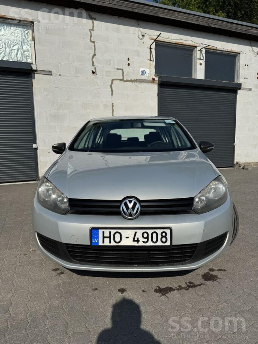 Grey Volkswagen Golf 2011 in Riga, with an engine capacity of 1.40 L and mileage of 264 thousand km for 2350 €, photo 3 on AUTOMOTO.COM.LV