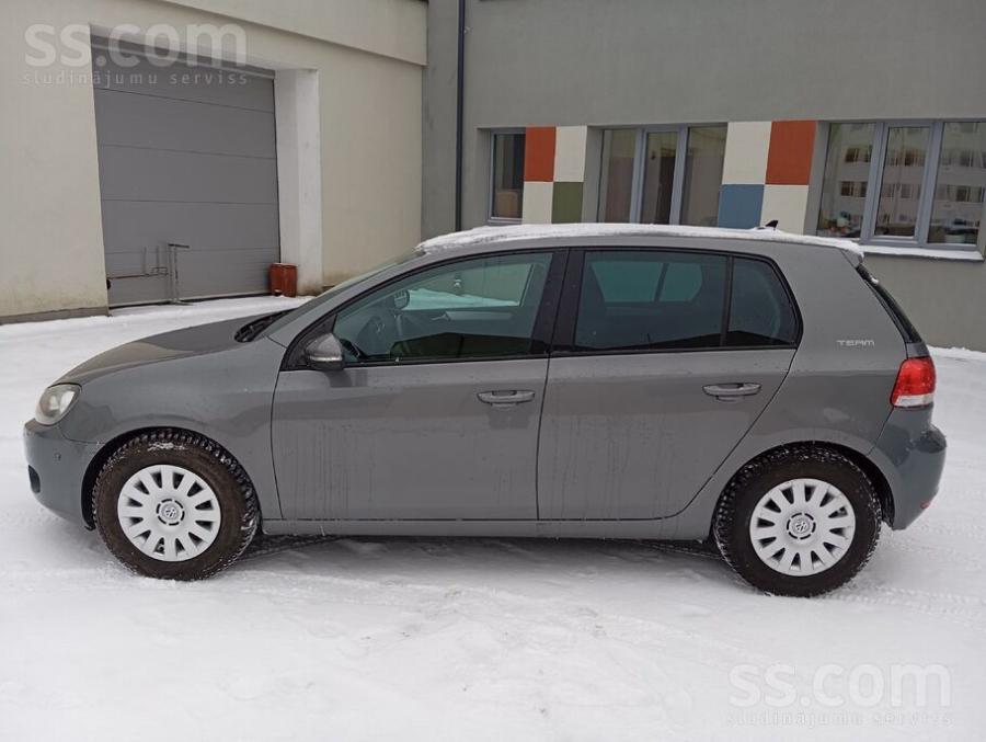Grey Volkswagen Golf 2011 in Balvi, with an engine capacity of 1.60 L and mileage of 164 thousand km for 3950 €, photo 7 on AUTOMOTO.COM.LV