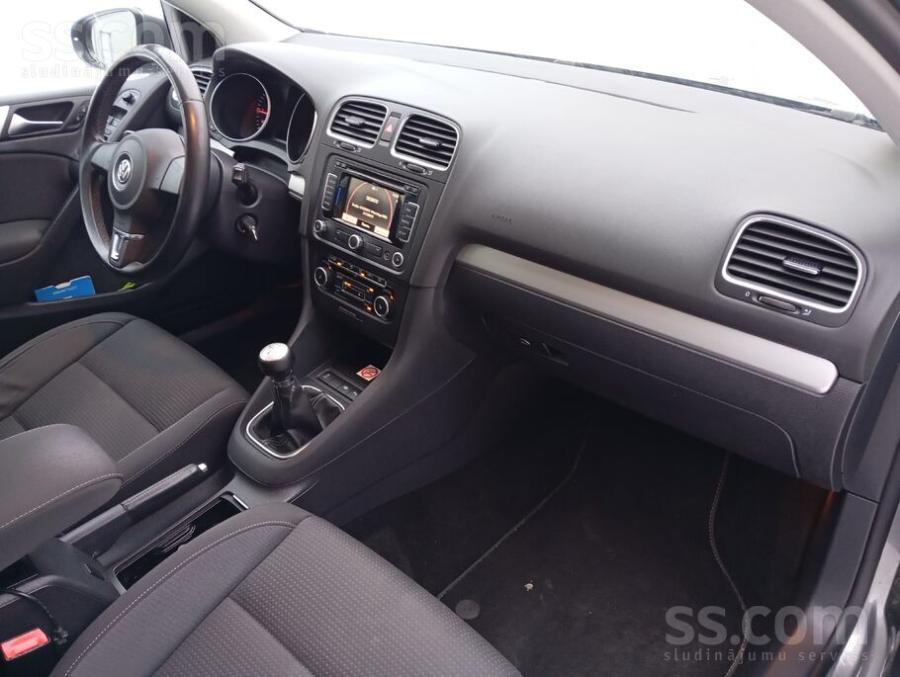 Grey Volkswagen Golf 2011 in Balvi, with an engine capacity of 1.60 L and mileage of 164 thousand km for 3950 €, photo 11 on AUTOMOTO.COM.LV