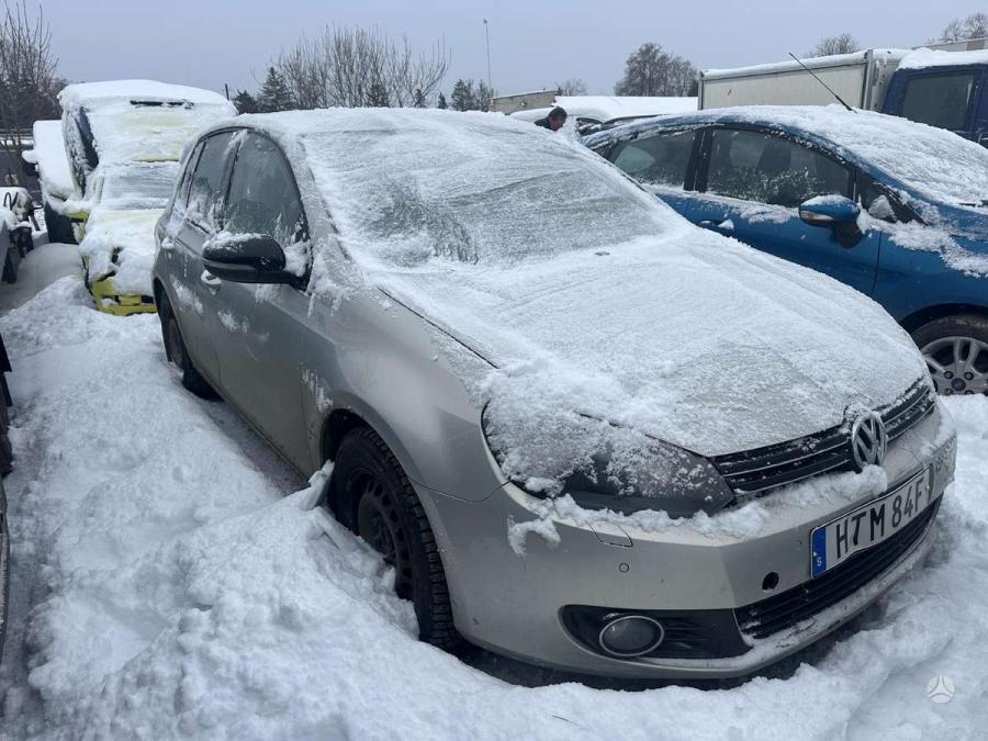 Серый Фольксваген Гольф 2011 в Каунас, объемом двигателя 1.20 л и пробегом 156 тыс. км за 1950 €, фото 2 на AUTOMOTO.COM.LV