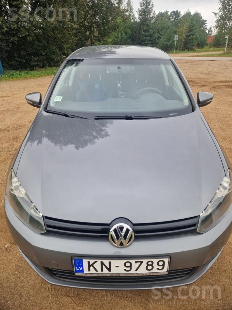 Grey Volkswagen Golf 2011 in Daugavpils, with an engine capacity of 1.20 L and mileage of 172 thousand km for 4200 €, photo 4 on AUTOMOTO.COM.LV