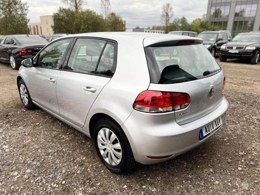 Grey Volkswagen Golf 2011 in Vilnius, with an engine capacity of 1.20 L and mileage of 252 thousand km for 4999 €, photo 5 on AUTOMOTO.COM.LV