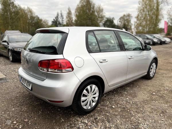 Grey Volkswagen Golf 2011 in Vilnius, with an engine capacity of 1.20 L and mileage of 252 thousand km for 4999 €, photo 7 on AUTOMOTO.COM.LV