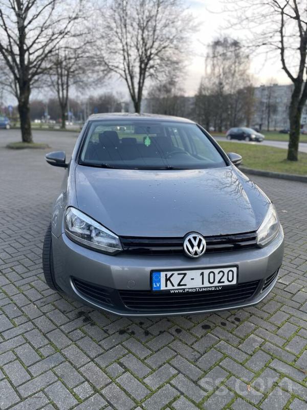 Pelēks Volkswagen Golf 2011 Rīga, ar dzinēja tilpumu 1.40 L un nobraukumu 245 tūkst. km par 3300 €, foto 1 vietnē AUTOMOTO.COM.LV