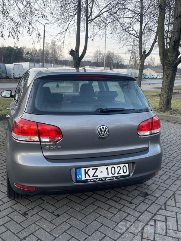 Pelēks Volkswagen Golf 2011 Rīga, ar dzinēja tilpumu 1.40 L un nobraukumu 245 tūkst. km par 3300 €, foto 2 vietnē AUTOMOTO.COM.LV
