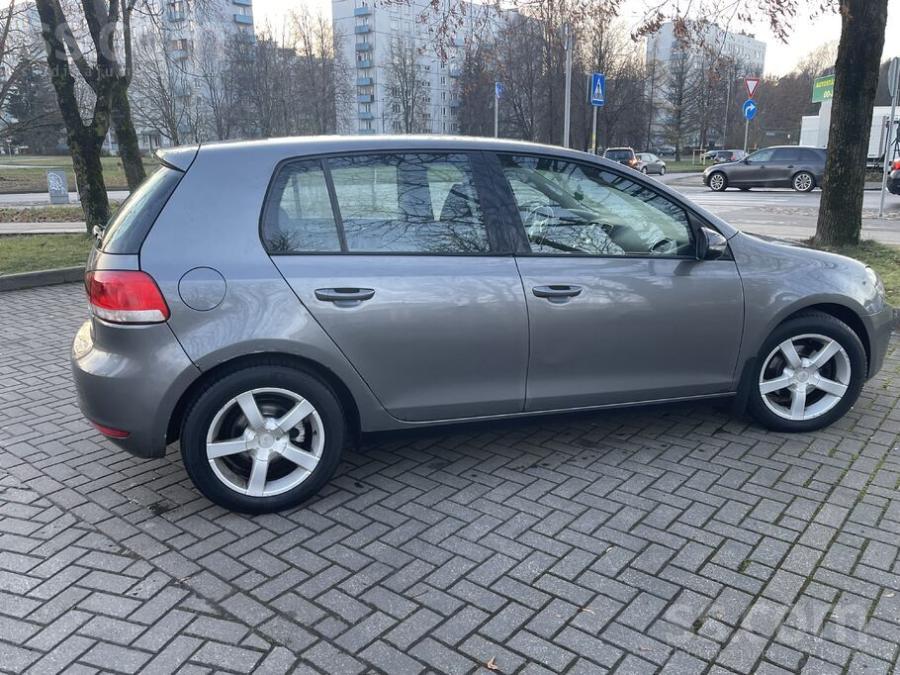 Pelēks Volkswagen Golf 2011 Rīga, ar dzinēja tilpumu 1.40 L un nobraukumu 245 tūkst. km par 3300 €, foto 3 vietnē AUTOMOTO.COM.LV