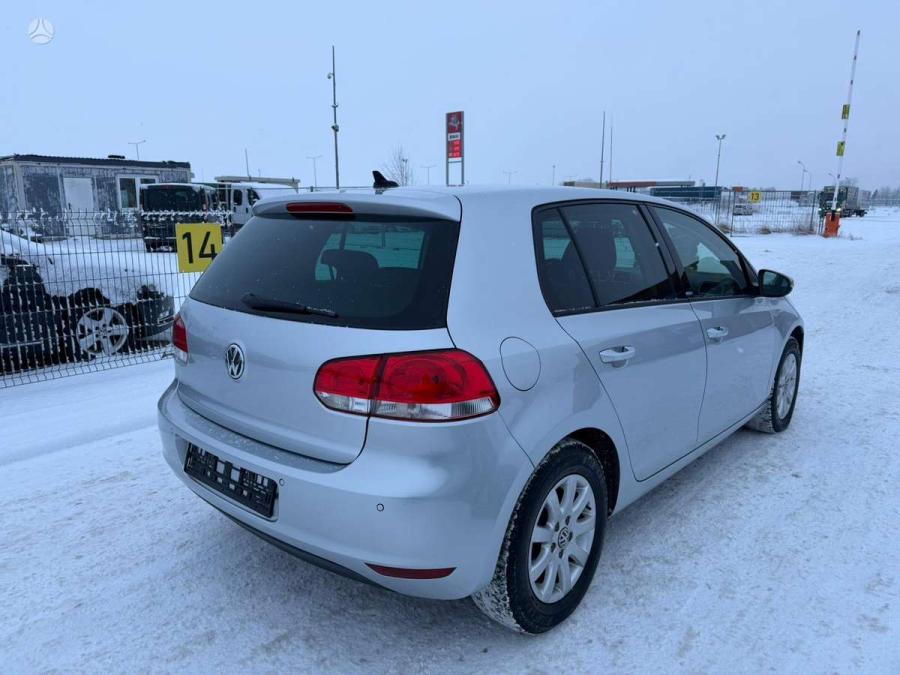 Серый Фольксваген Гольф 2011 в Мариямполе, объемом двигателя 1.60 л и пробегом 160 тыс. км за 4500 €, фото 4 на AUTOMOTO.COM.LV