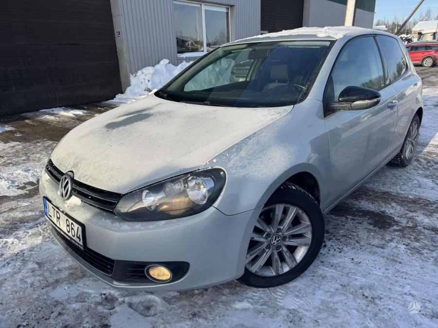 Pelēks Volkswagen Golf 2011 Plungė, ar dzinēja tilpumu 1.39 L un nobraukumu 246 tūkst. km par 3100 €, foto 1 vietnē AUTOMOTO.COM.LV