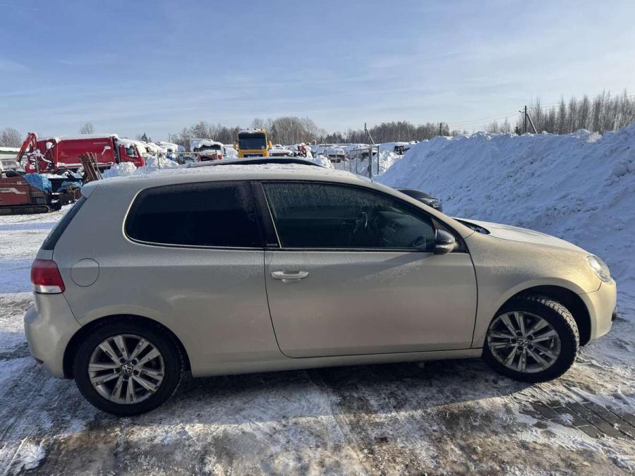 Pelēks Volkswagen Golf 2011 Plungė, ar dzinēja tilpumu 1.39 L un nobraukumu 246 tūkst. km par 3100 €, foto 4 vietnē AUTOMOTO.COM.LV