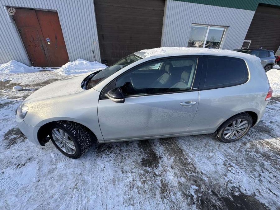 Pelēks Volkswagen Golf 2011 Plungė, ar dzinēja tilpumu 1.39 L un nobraukumu 246 tūkst. km par 3100 €, foto 8 vietnē AUTOMOTO.COM.LV
