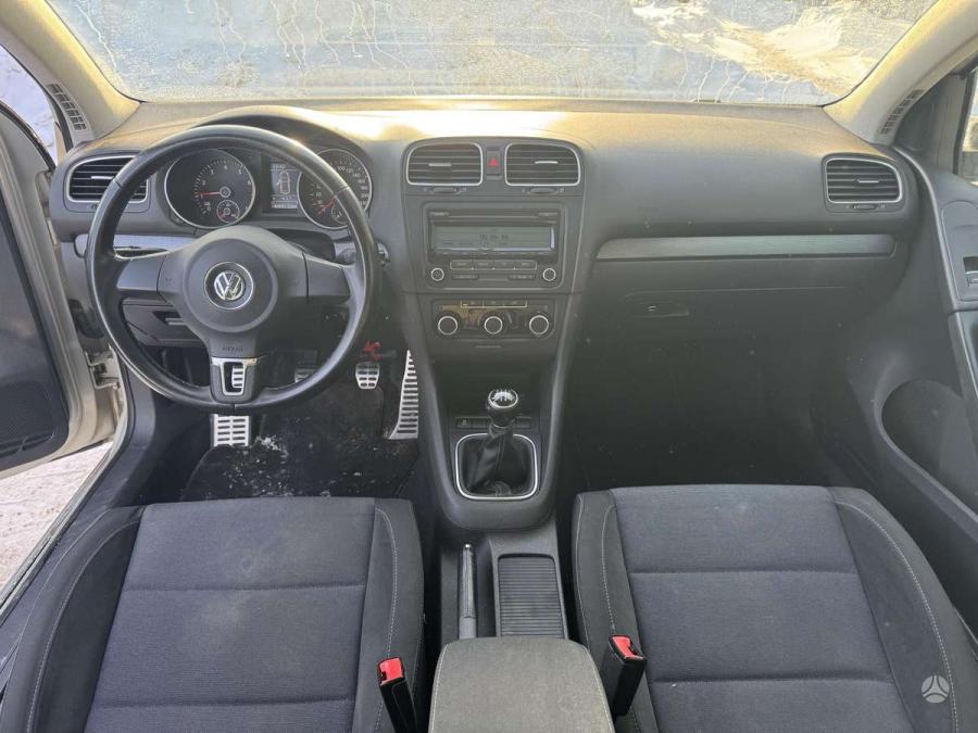 Pelēks Volkswagen Golf 2011 Plungė, ar dzinēja tilpumu 1.39 L un nobraukumu 246 tūkst. km par 3100 €, foto 10 vietnē AUTOMOTO.COM.LV